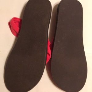 Mossimo Supply Co. | Shoes | Yoga Flip Flops | Poshmark